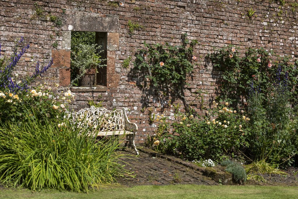 Stirling House | AVENUE